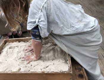 Exploring the Implicit Memory Systems Through Haptic Perception with Clay